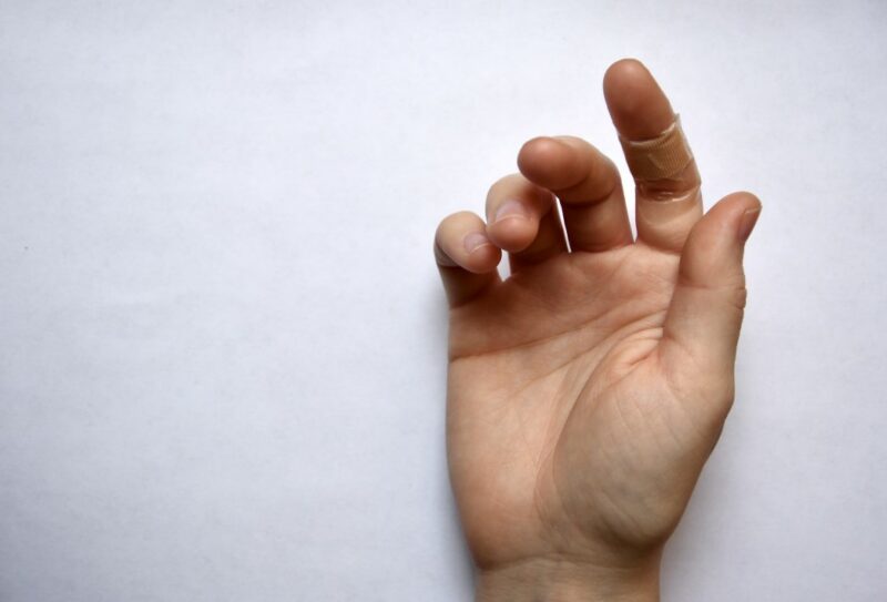 Comment accélérer la récupération d'un doigt cassé